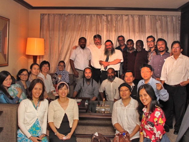 Help Rabbi Tovia Singer Sustain Shul in Indonesia – Jewcer